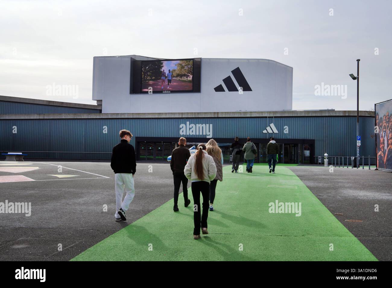Deutschland, Herzogenaurach, 04.03.2025 Adidas AG Foto: Das Outlet ...