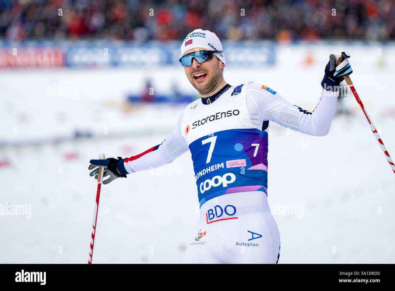 Trondheim, Norwegen. 08th Mar, 2025. GRAABAK Joergen (Norwegen) jubelt im Ziel ueber Platz 2 und ...