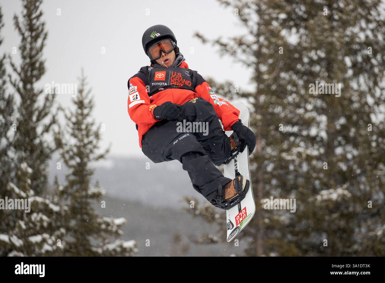 FILE - Ayumu Hirano, of Japan, makes a qualifying run on the halfpipe ...