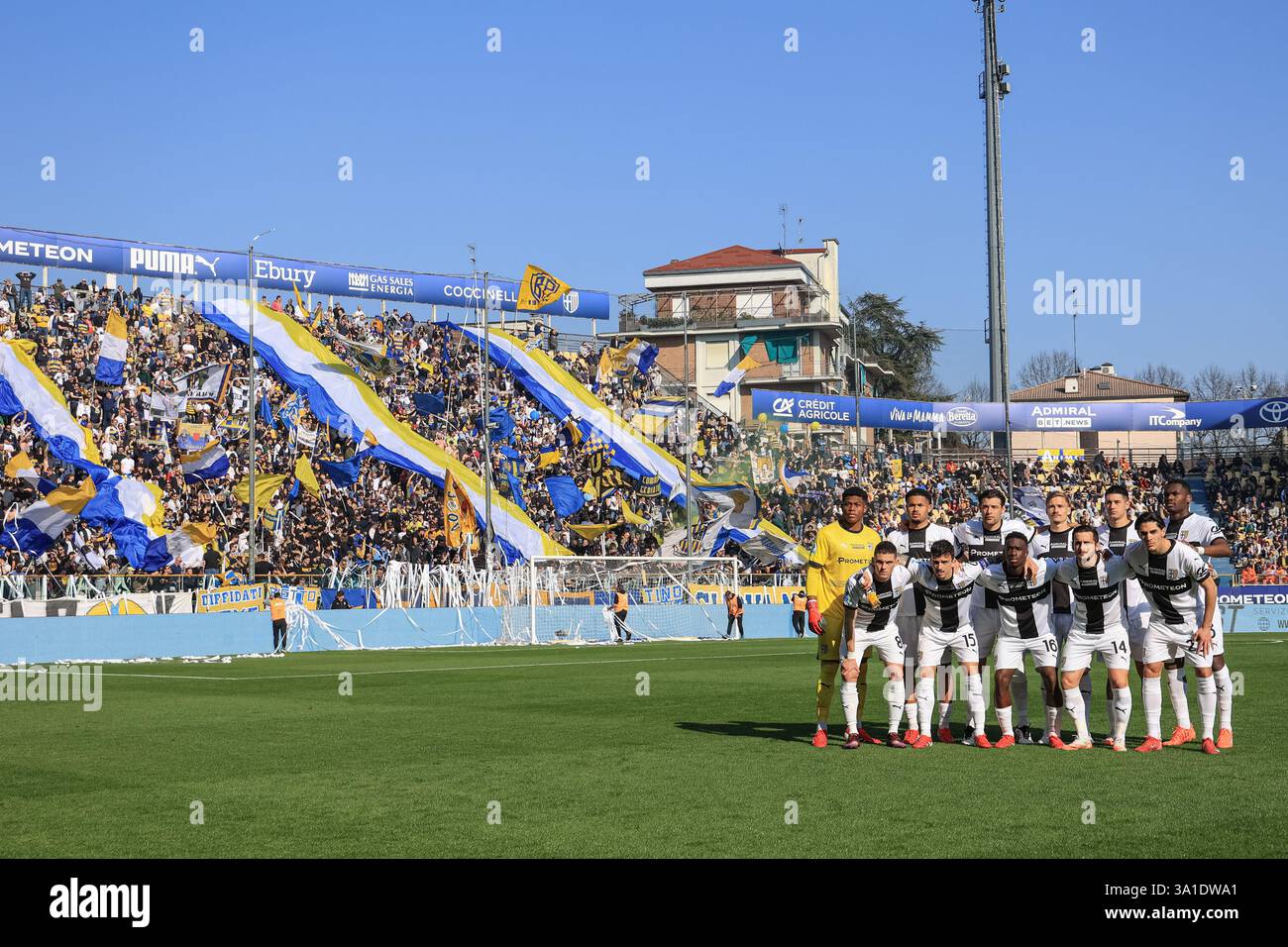 Parma Calcio team line-up during Parma Calcio vs Torino FC, Italian ...