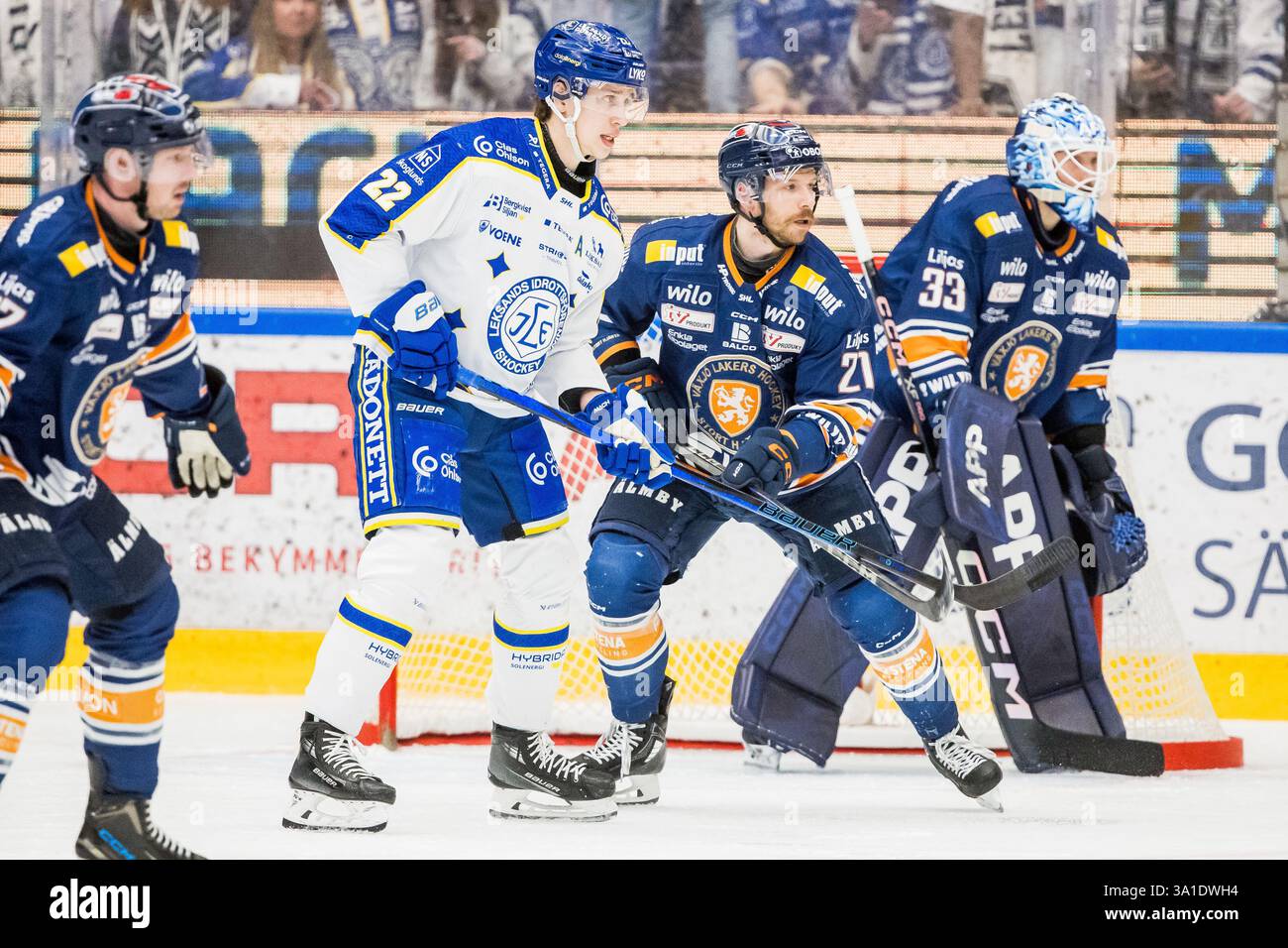 Leksand, Sverige. 08th Mar, 2025. 250308 Leksands Lukas Vejdemo och Växjös Brian Cooper under ...