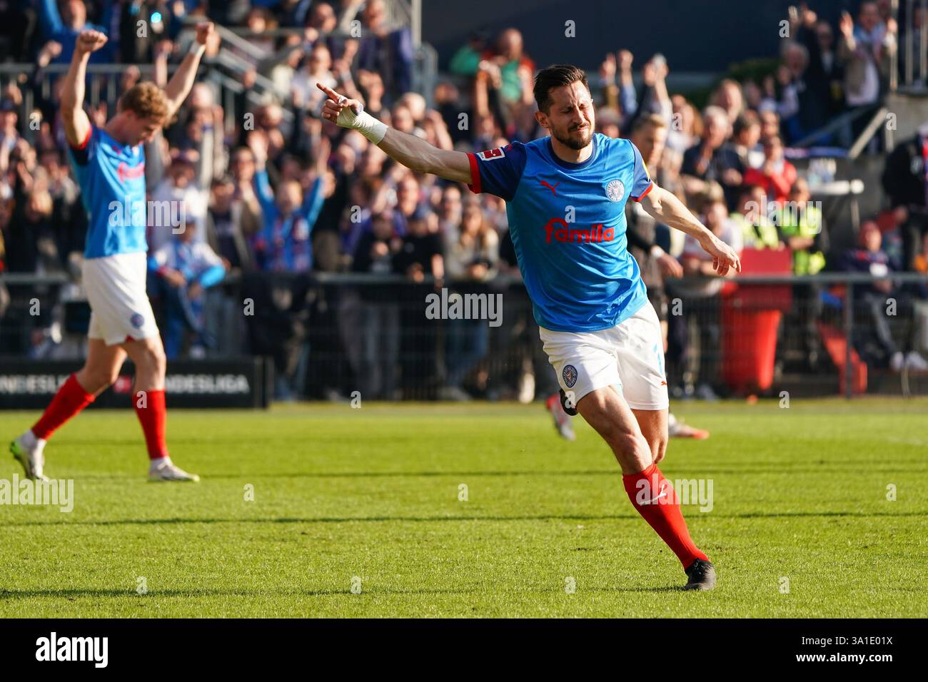Kiel, Deutschland. 08th Mar, 2025. Tor zum 1:1 Steven Skrzybski ...