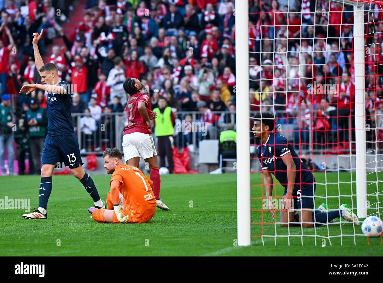 Munich, Germany. 08th Mar, 2025. Soccer: Bundesliga, Bayern Munich ...