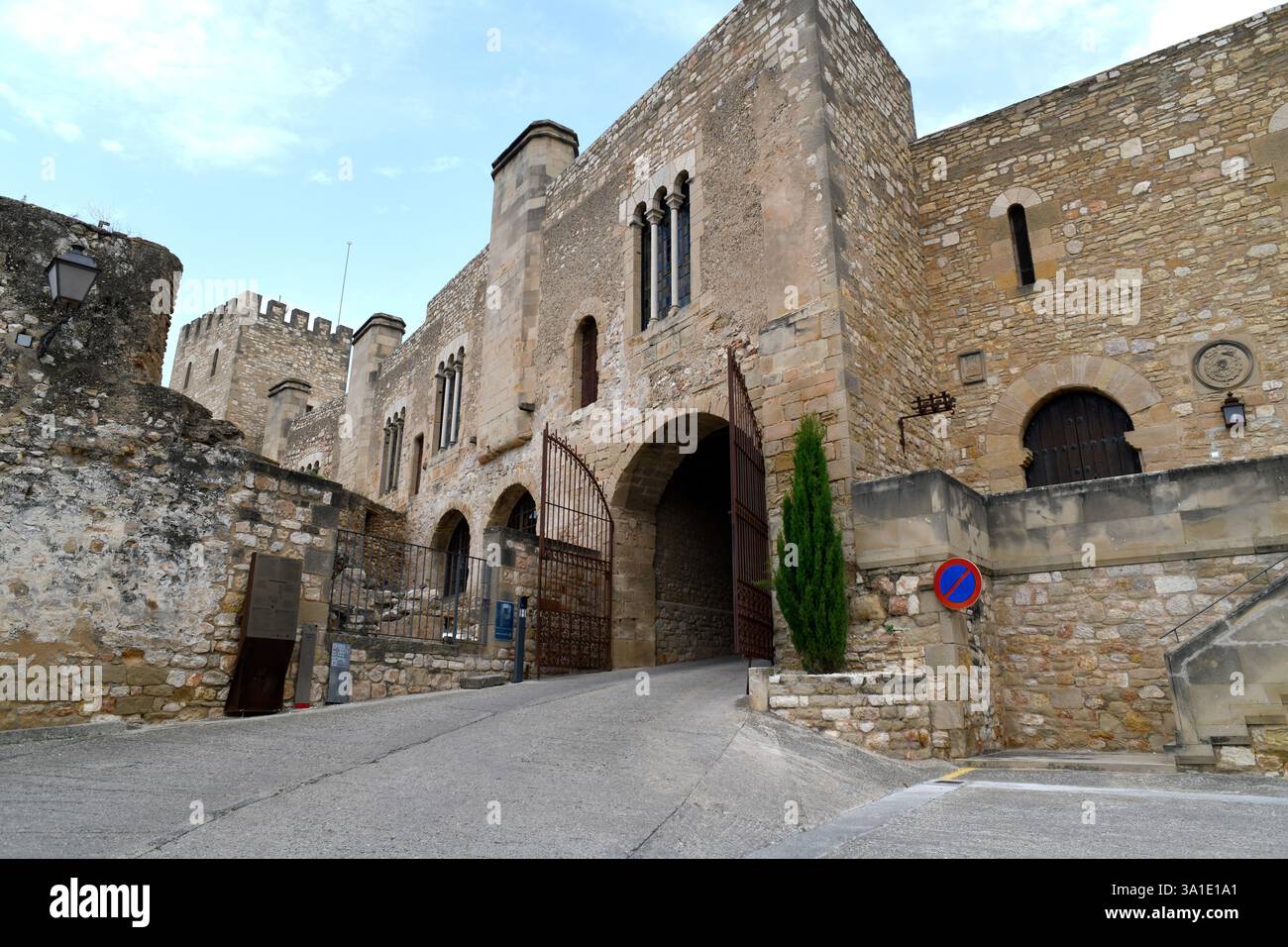 Tortosa, La Suda castle (10th century and later), currently Parador ...
