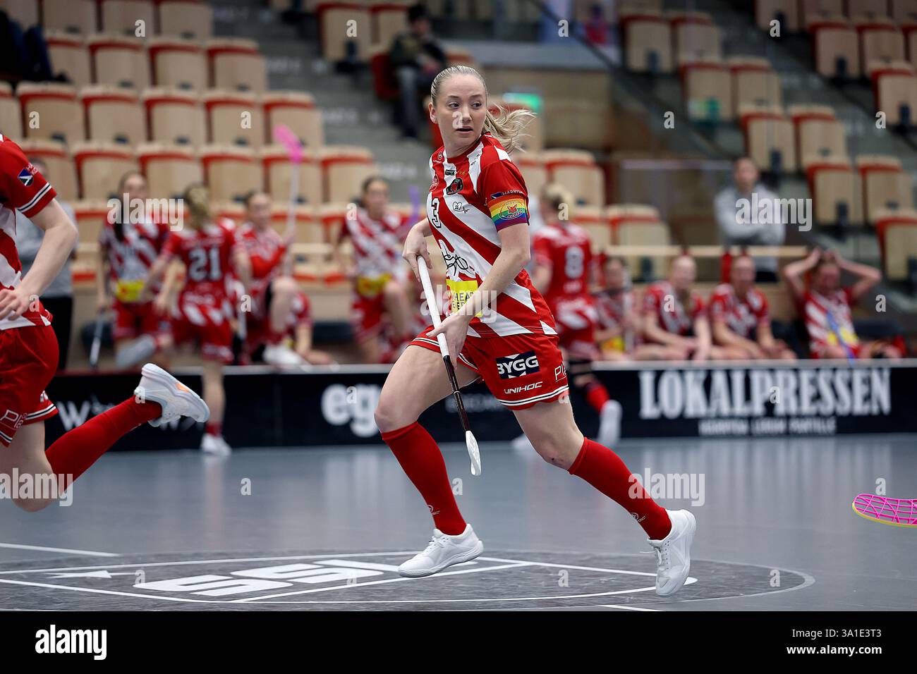 250308 Pixbos lagkapten Moa Andersson under innebandymatchen i damernas ...