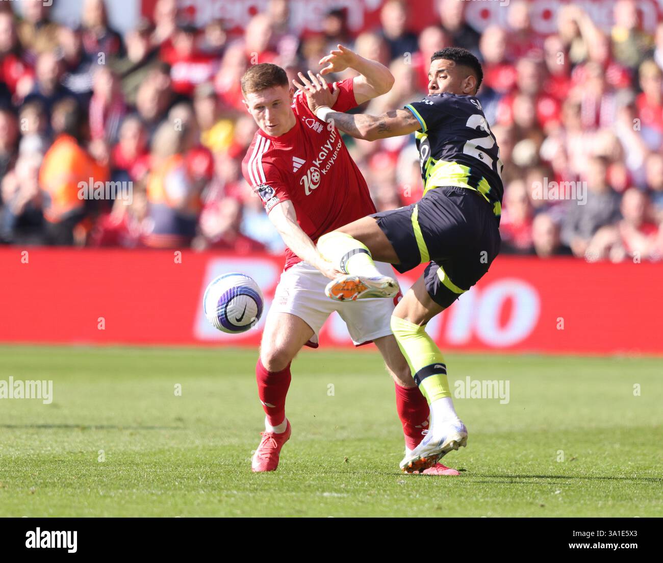 Elliot Anderson (NF) Savinho (MC) at the Nottingham Forest v Manchester ...