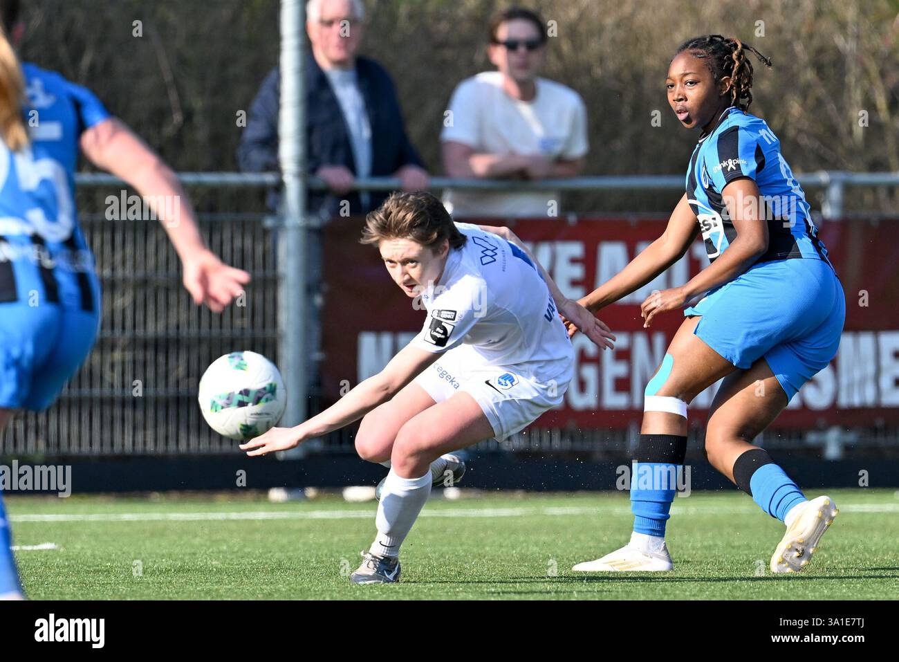 Aalter, Belgium. 08th Mar, 2025. Gwyneth Vanaenrode (5) of Genk pictured fighting for the ball ...