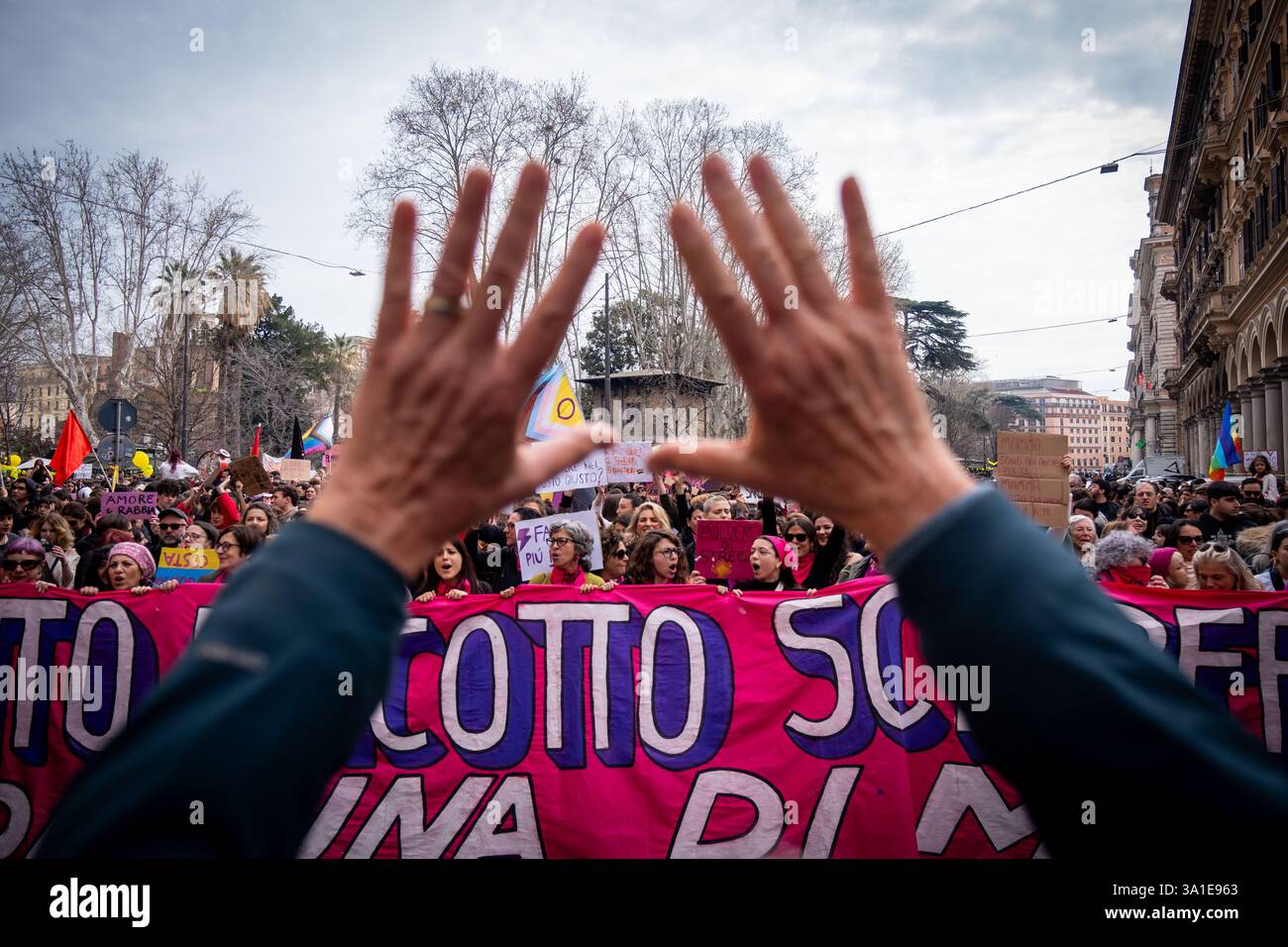 Rome, Rm, Italy. 8th Mar, 2025. Thousands join the march through the ...