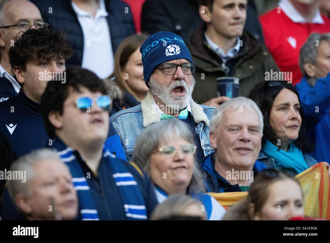 Edinburgh, UK, 8th Mar 2025 - Scotland fan sings the anthem adding to ...
