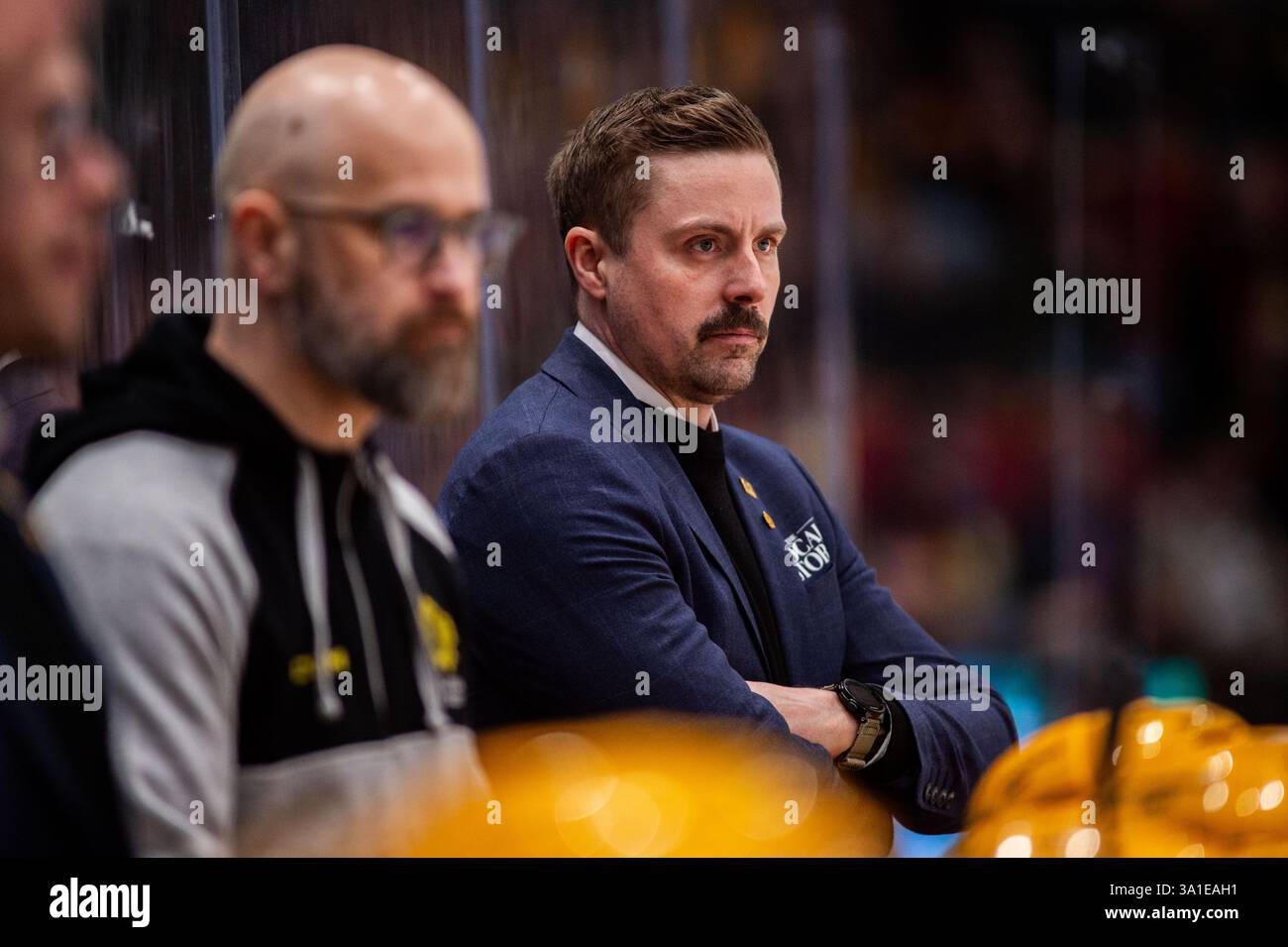250308 Skellefteås tränare Pierre Johnsson under ishockeymatchen i SHL ...