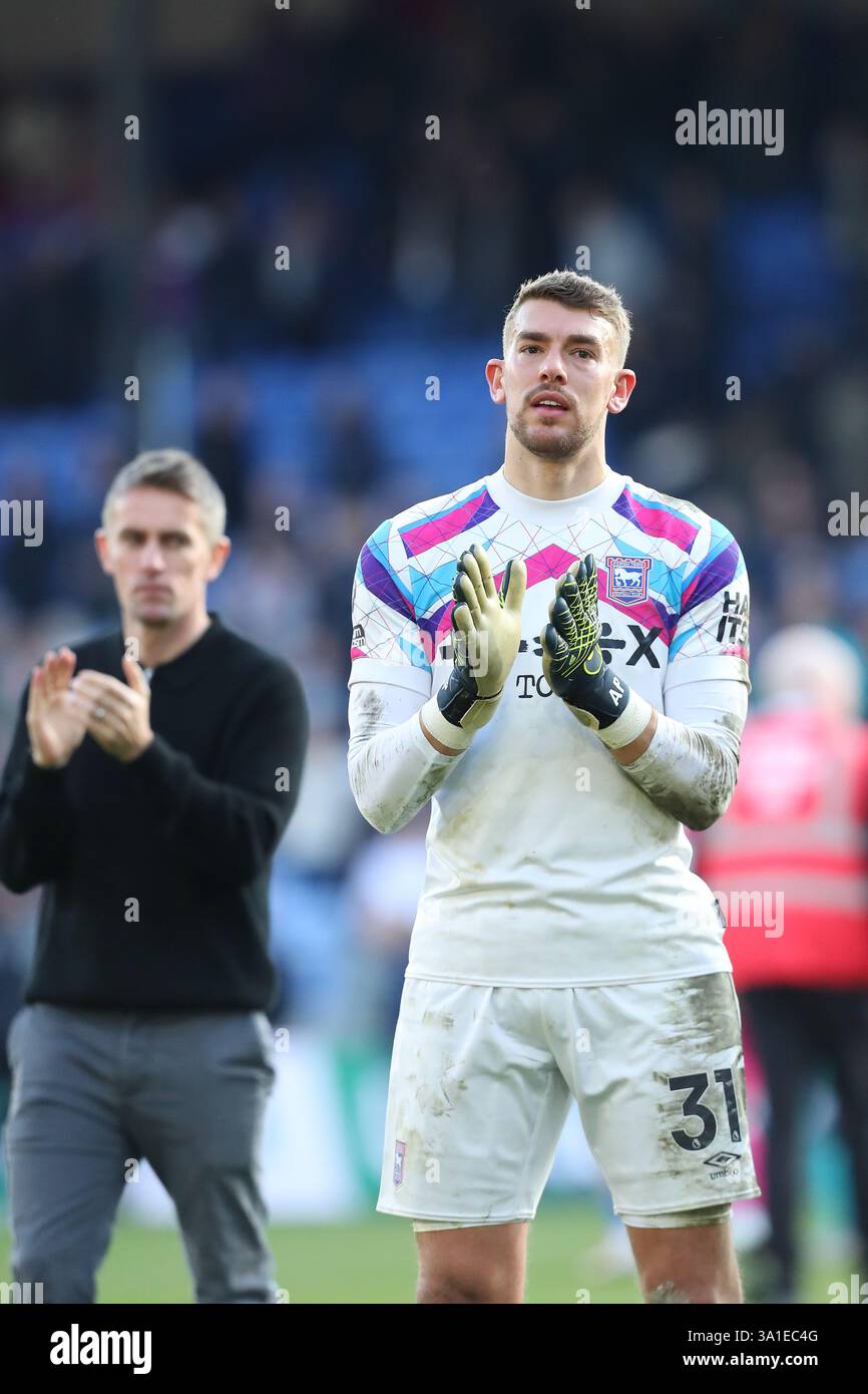 Selhurst Park, Selhurst, London, UK. 8th Mar, 2025. Premier League ...