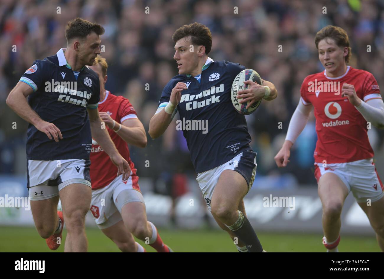Edinburgh, Scotland, 8th March 2025. Tom Jordan of Scotland scores his ...