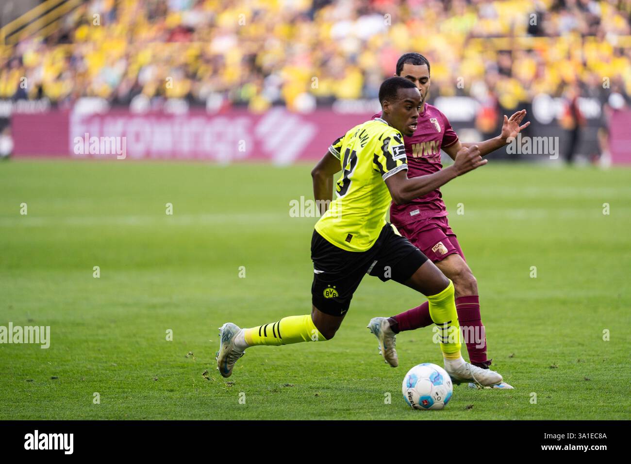 08.03.2025, Signal Iduna Park, Dortmund, GER, 1. FBL Borussia Dortmund vs FC Augsburg im Bild ...