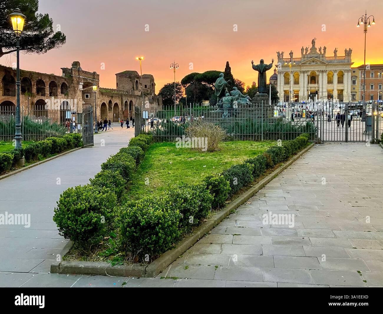 Ancient rome walls smartphone stock photos and images - Alamy