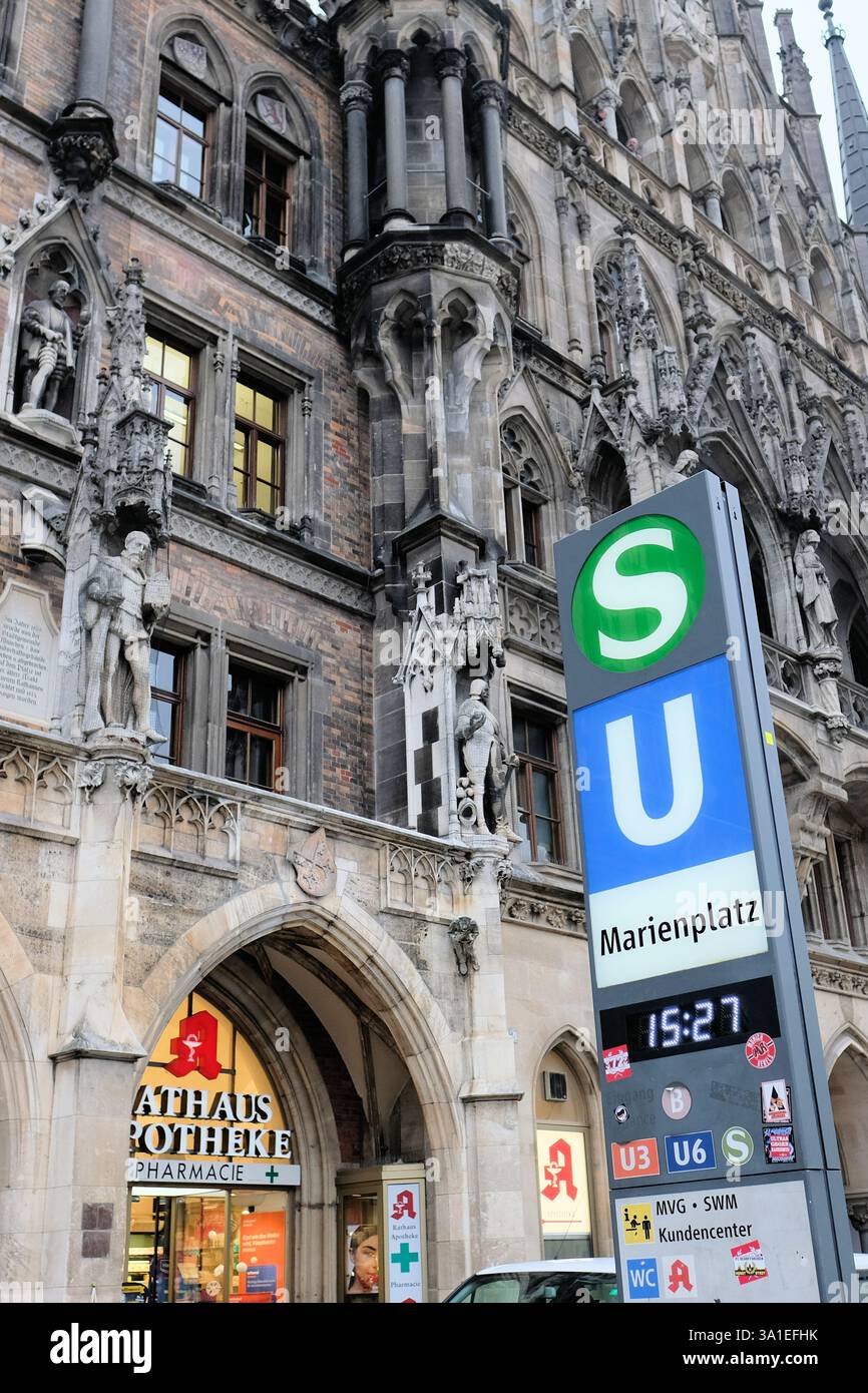 Sign at the entrance to the Marienplatz U-Bahn interchange subway ...