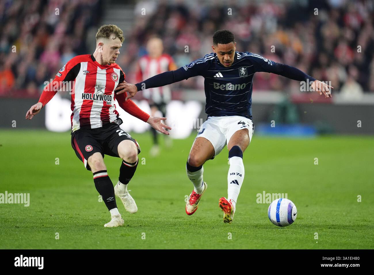 Brentford's Keane Lewis-Potter (left) and Aston Villa's Jacob Ramsey ...