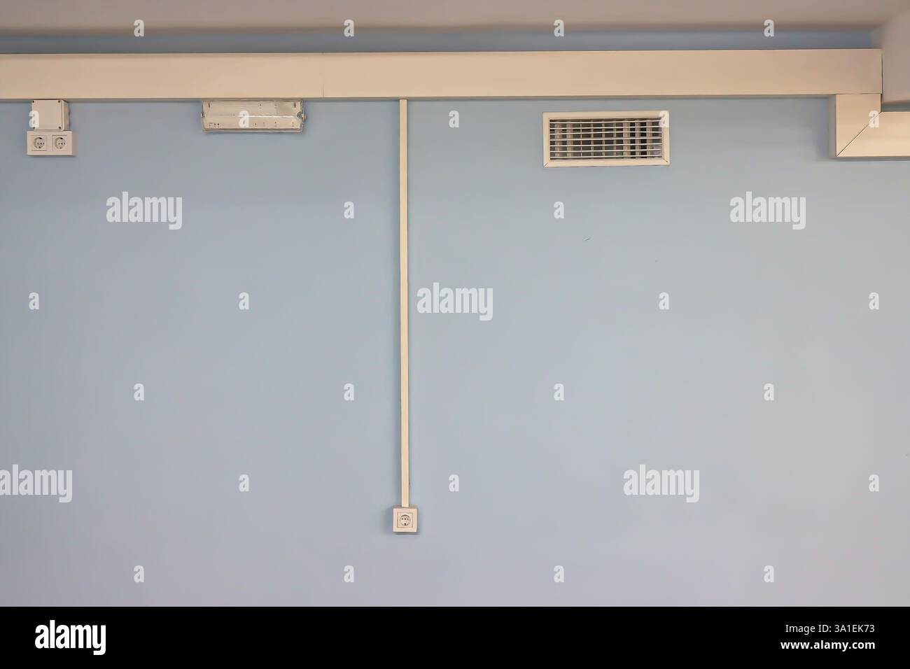 Minimalism and symmetry in the interior. Wiring, ventilation, lighting ...