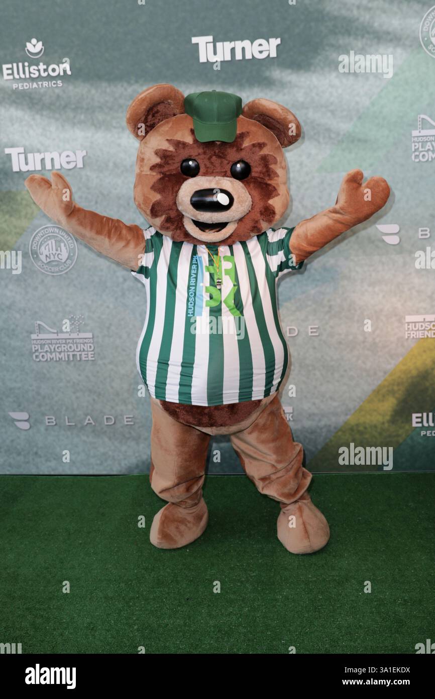 NEW YORK, NEW YORK MARCH 07, 2025: Hudson River Park mascot ...