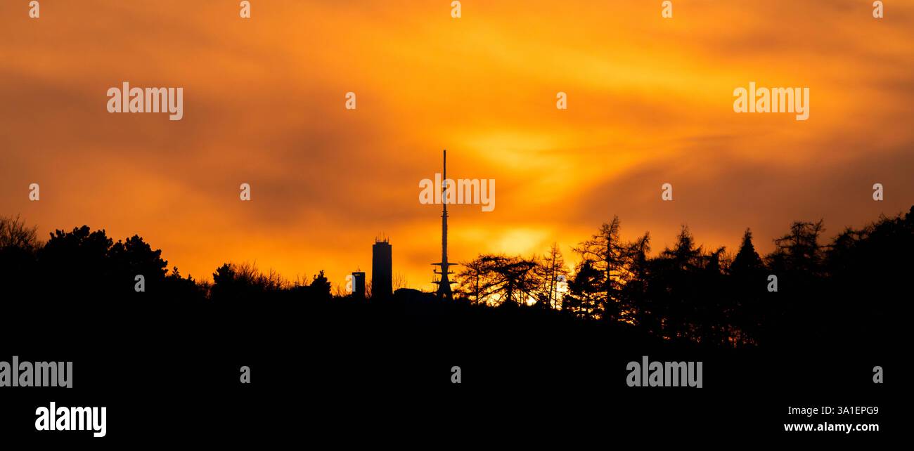 09.03.2025, GER, Sonnenuntergang Inselsberg Im Bild zu sehen der Große ...
