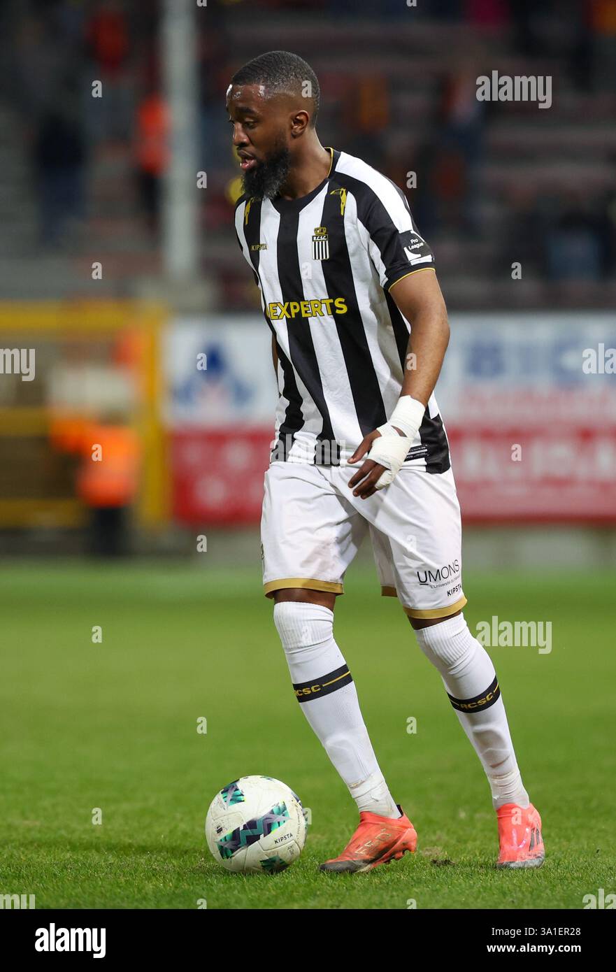 Charleroi's Isaac Mbenza pictured in action during a soccer game ...