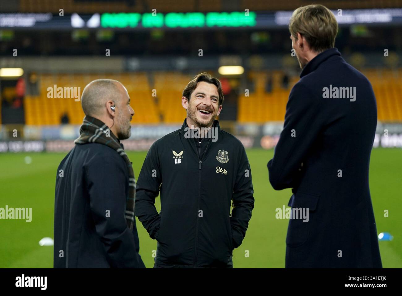 Everton coach Leighton Baines (centre) with Joe Cole (left) and Peter ...