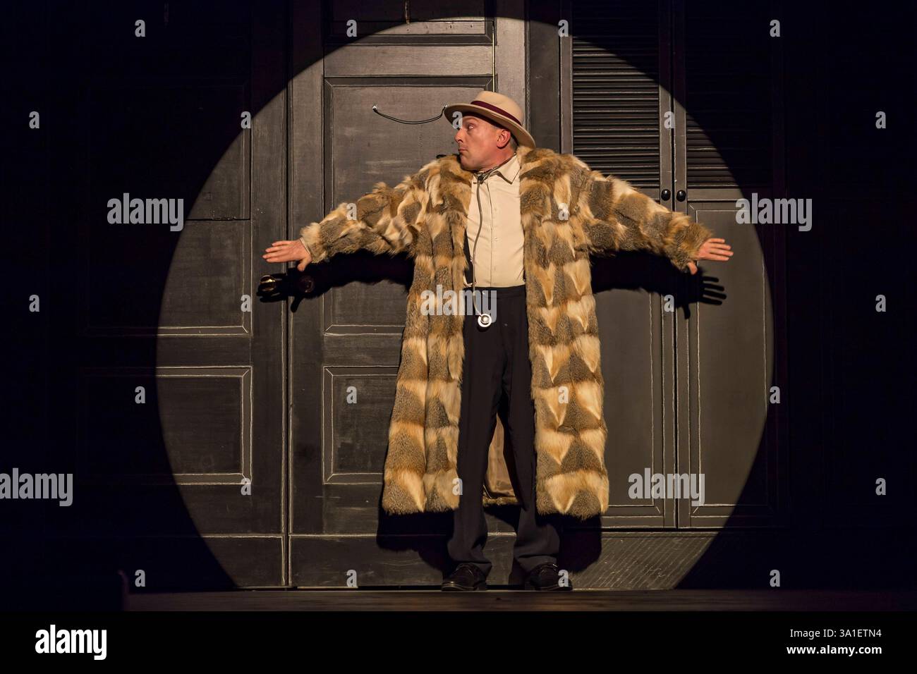 Schauspieler Alexis Kara als Rupert Perkins, Koenig Otto von Ormstein ...