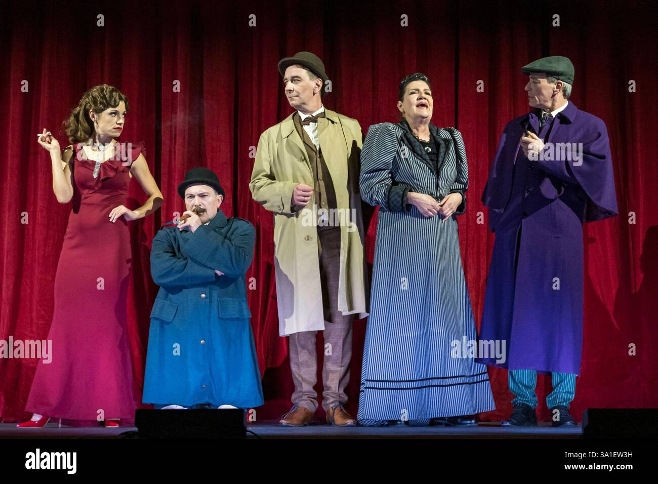 Schauspieler Jan Sosniok als Sherlock Holmes, Oliver Dupont als Doktor ...