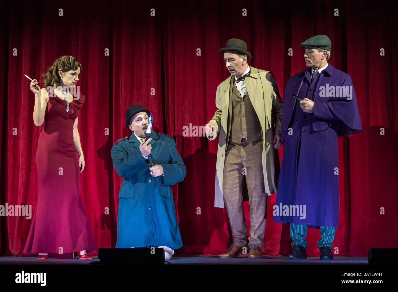 Schauspieler Jan Sosniok als Sherlock Holmes, Oliver Dupont als Doktor ...