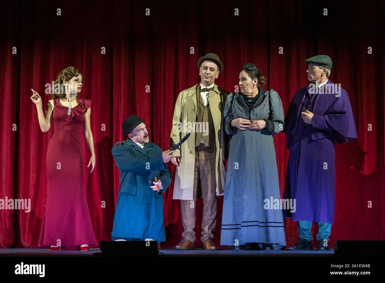 Schauspieler Jan Sosniok als Sherlock Holmes, Oliver Dupont als Doktor ...