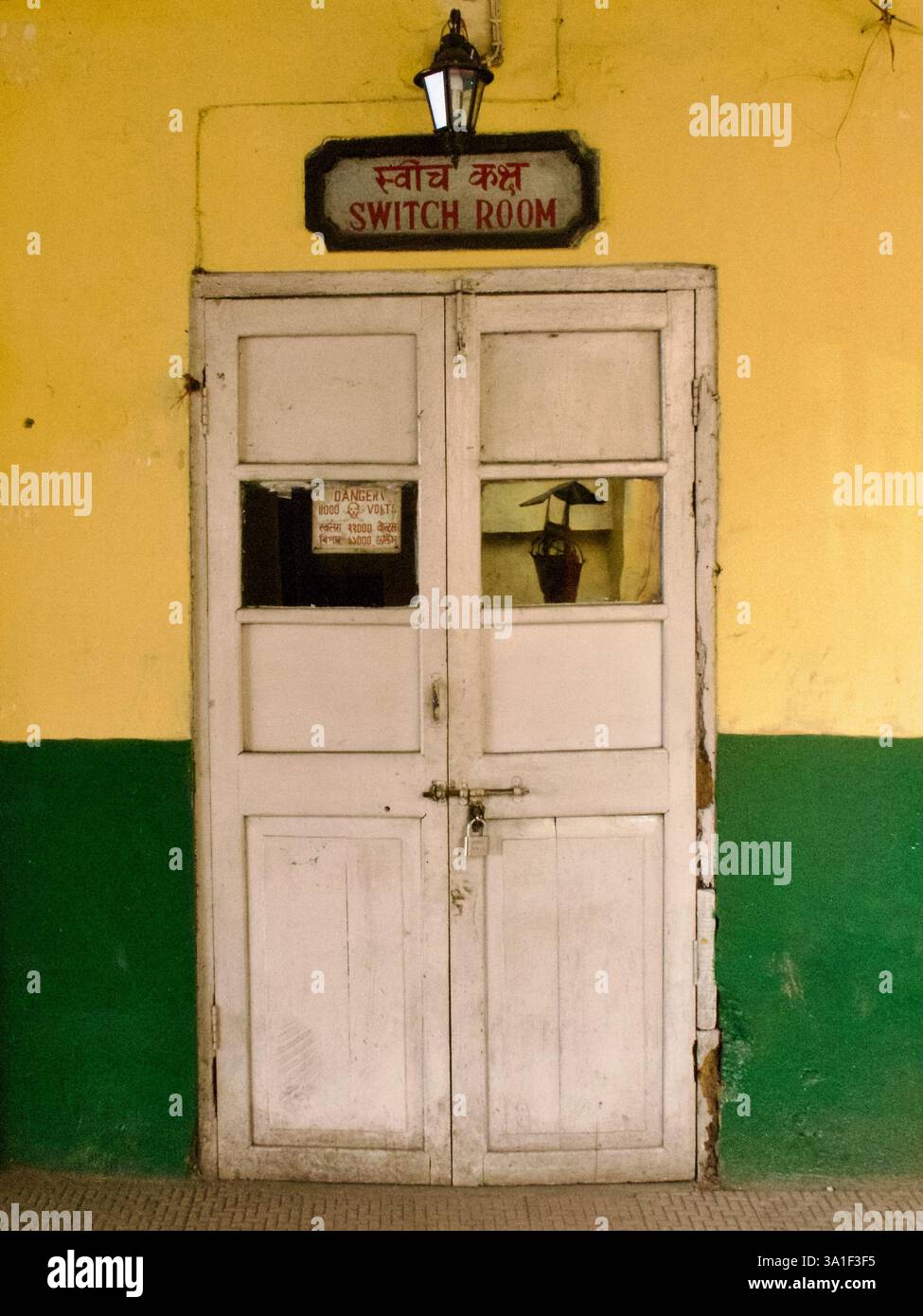 Vintage switch hi-res stock photography and images - Alamy