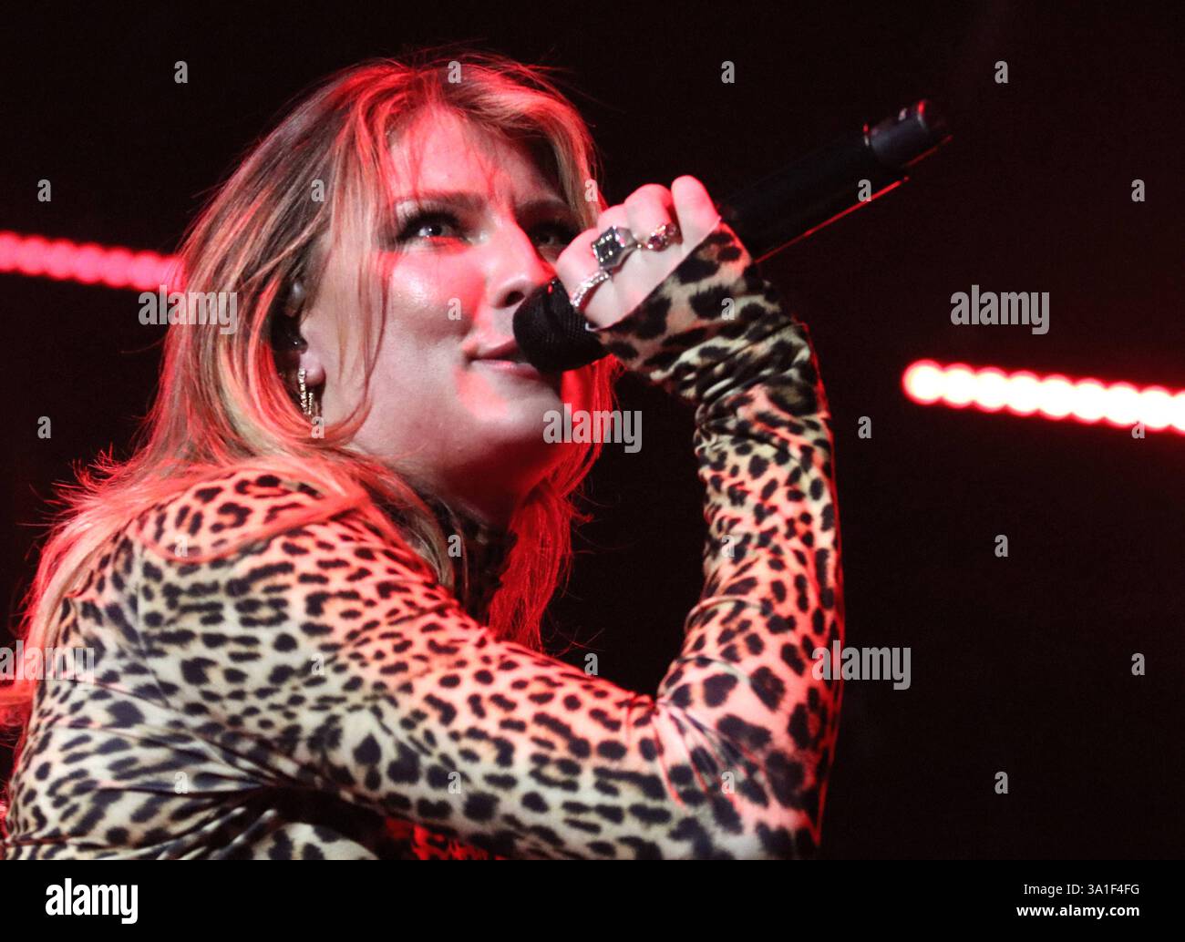 Dasha beim C2C Country To Country Festival in Berlin 2025 *** Dasha at ...
