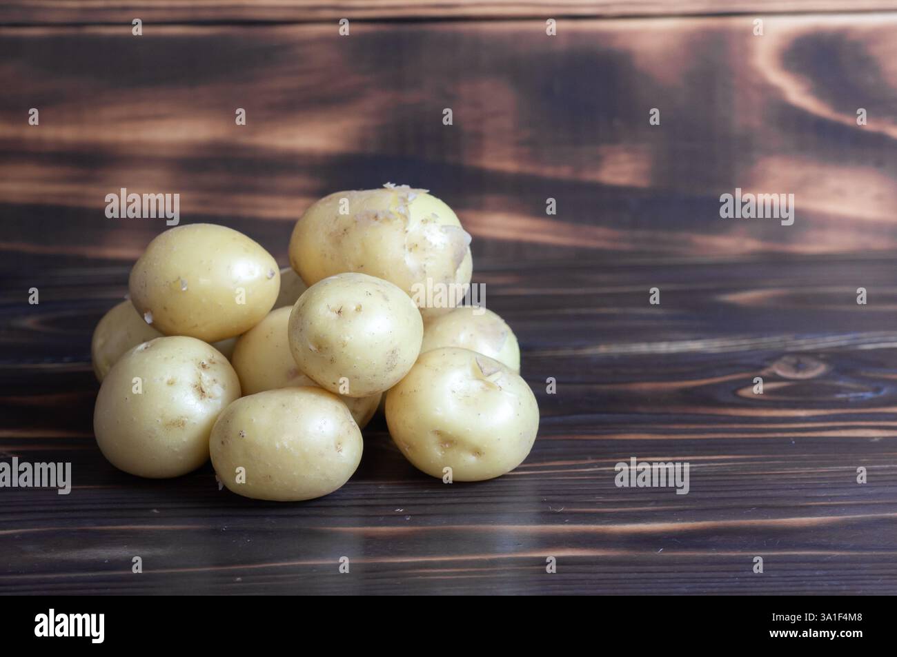 Pile young potatoes lying on hi-res stock photography and images - Alamy