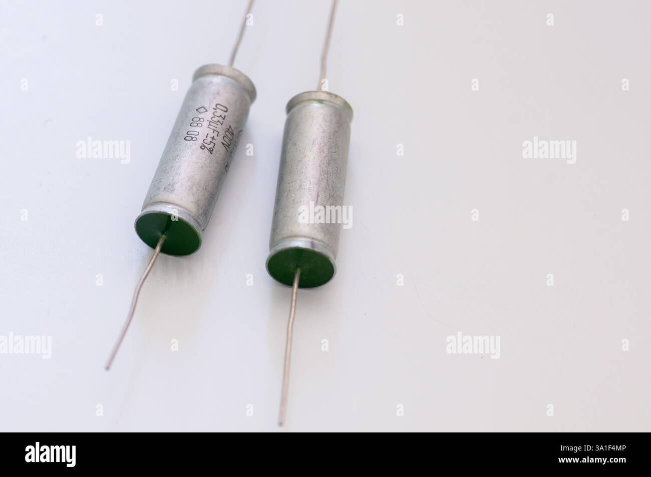 audiophile metal-film axial capacitors different sizes Stock Photo - Alamy
