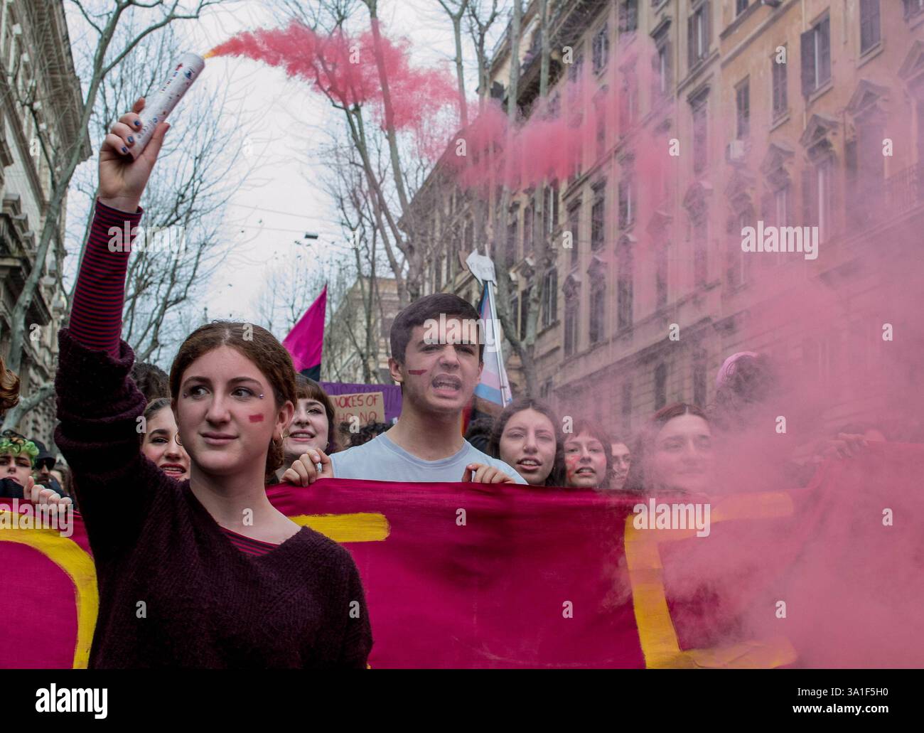 'I fight, I boycott, I strike' was the slogan of the demonstration in ...