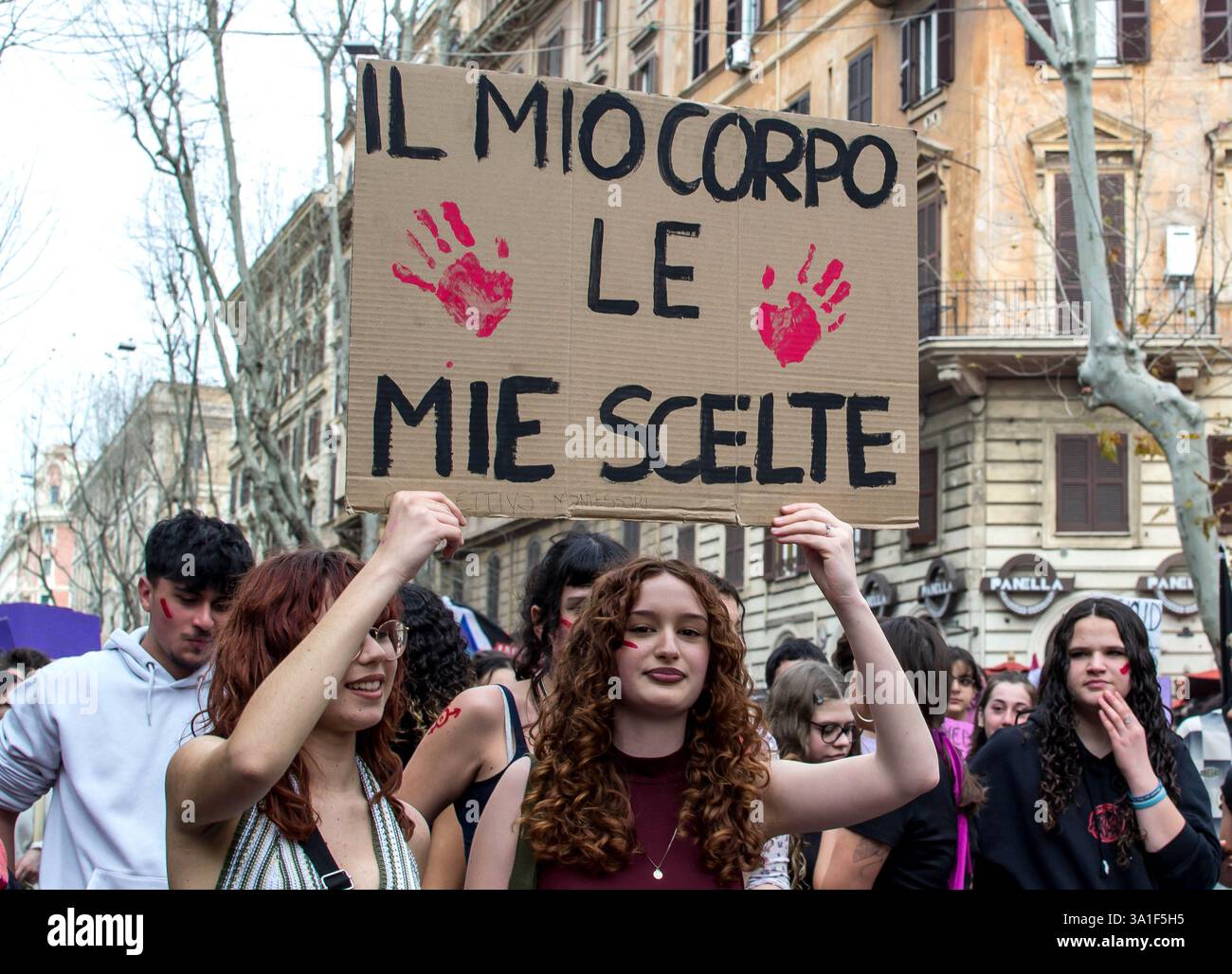 'I fight, I boycott, I strike' was the slogan of the demonstration in ...