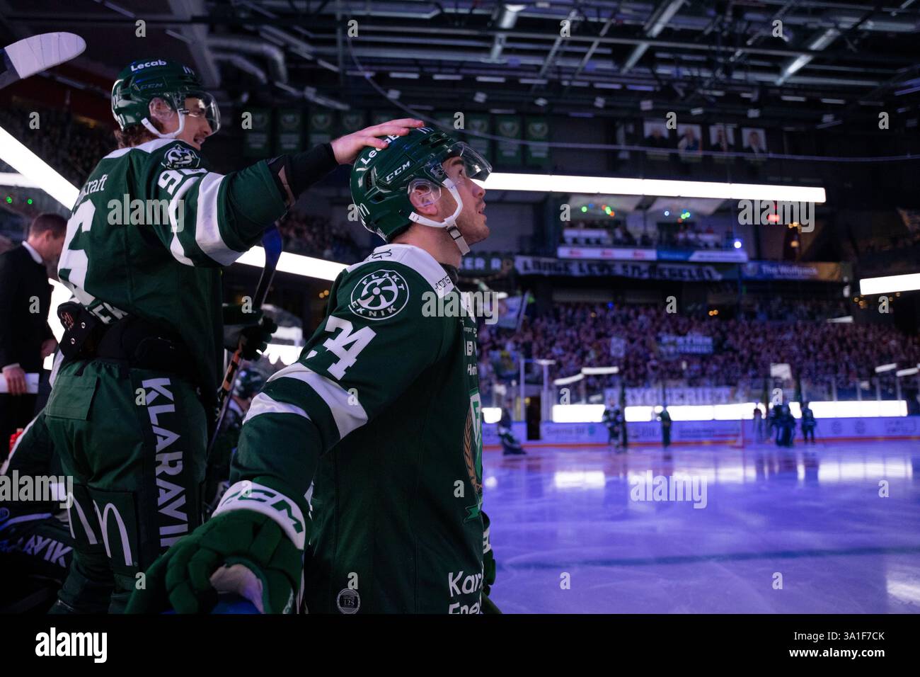 250308 Färjestads David Tomasek och Michael Lindqvist under ...