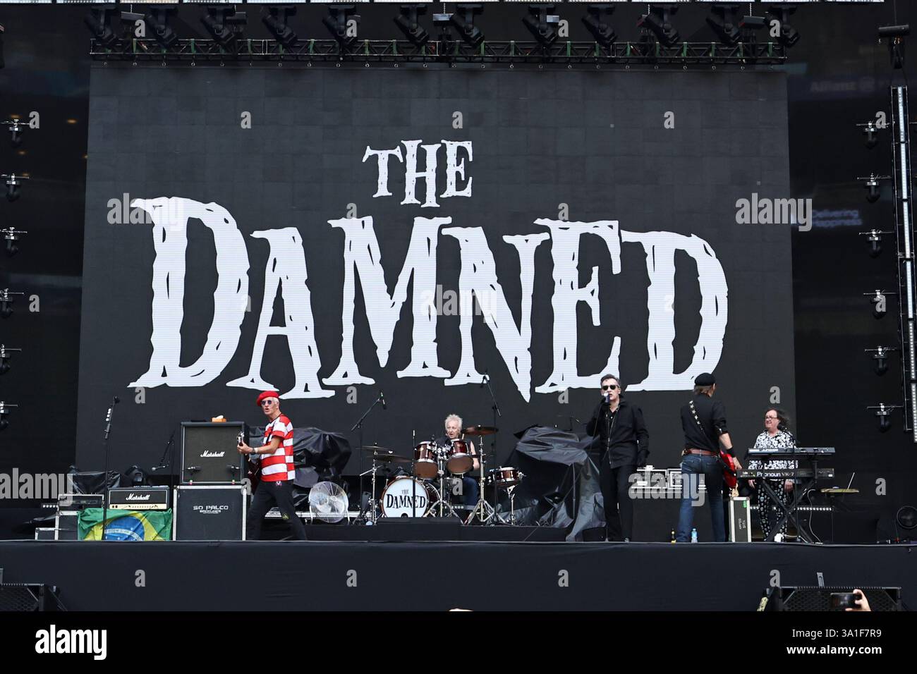 The damned band 1980 hi-res stock photography and images - Alamy