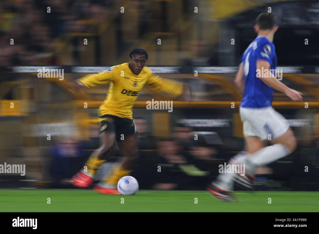 Jean-Ricner Bellegarde of Wolverhampton Wanderers breaks with the ball ...