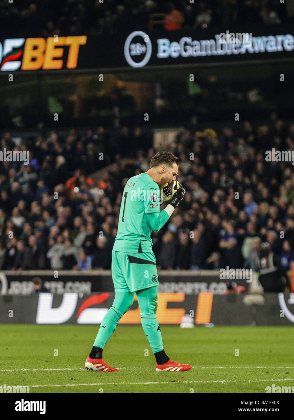 Wolverhampton, England, March 8th 2025: Goalkeeper Jose Sa (1 Wolves ...