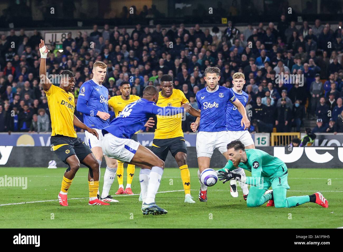 #1, goalkeeper Jos S‡ of Wolverhampton Wanderers smothers the ball ...