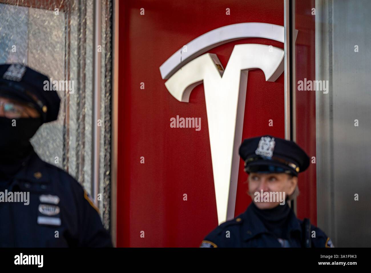 New York, United States. 08th Mar, 2025. New York Police officers guard ...