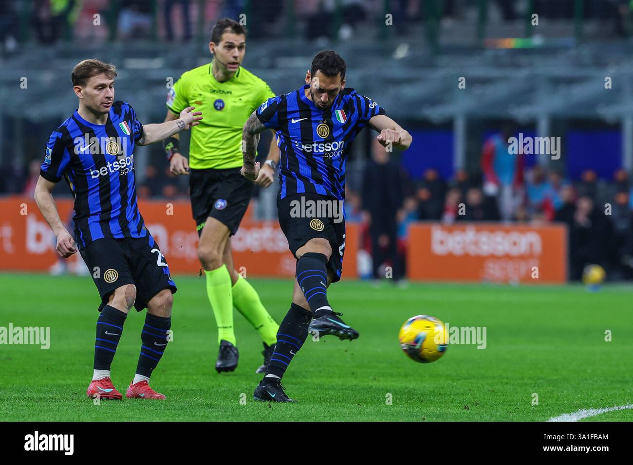 Milan, Italy. 08th Mar, 2025. Hakan Calhanoglu of FC Internazionale ...