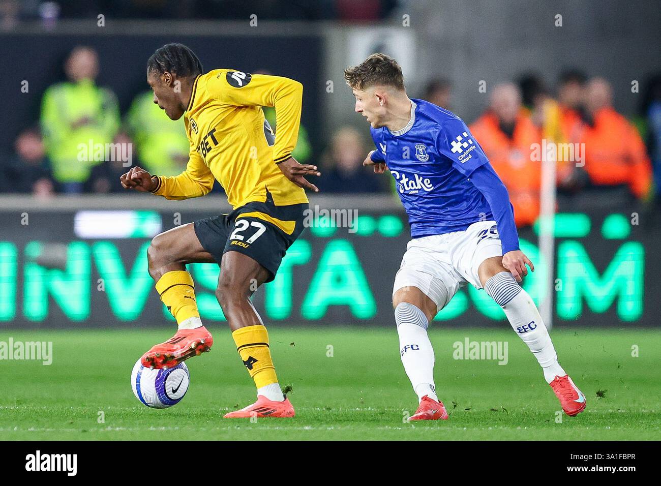 #27, Jean-Ricner Bellegarde of Wolverhampton Wanderers & #29, Jesper ...