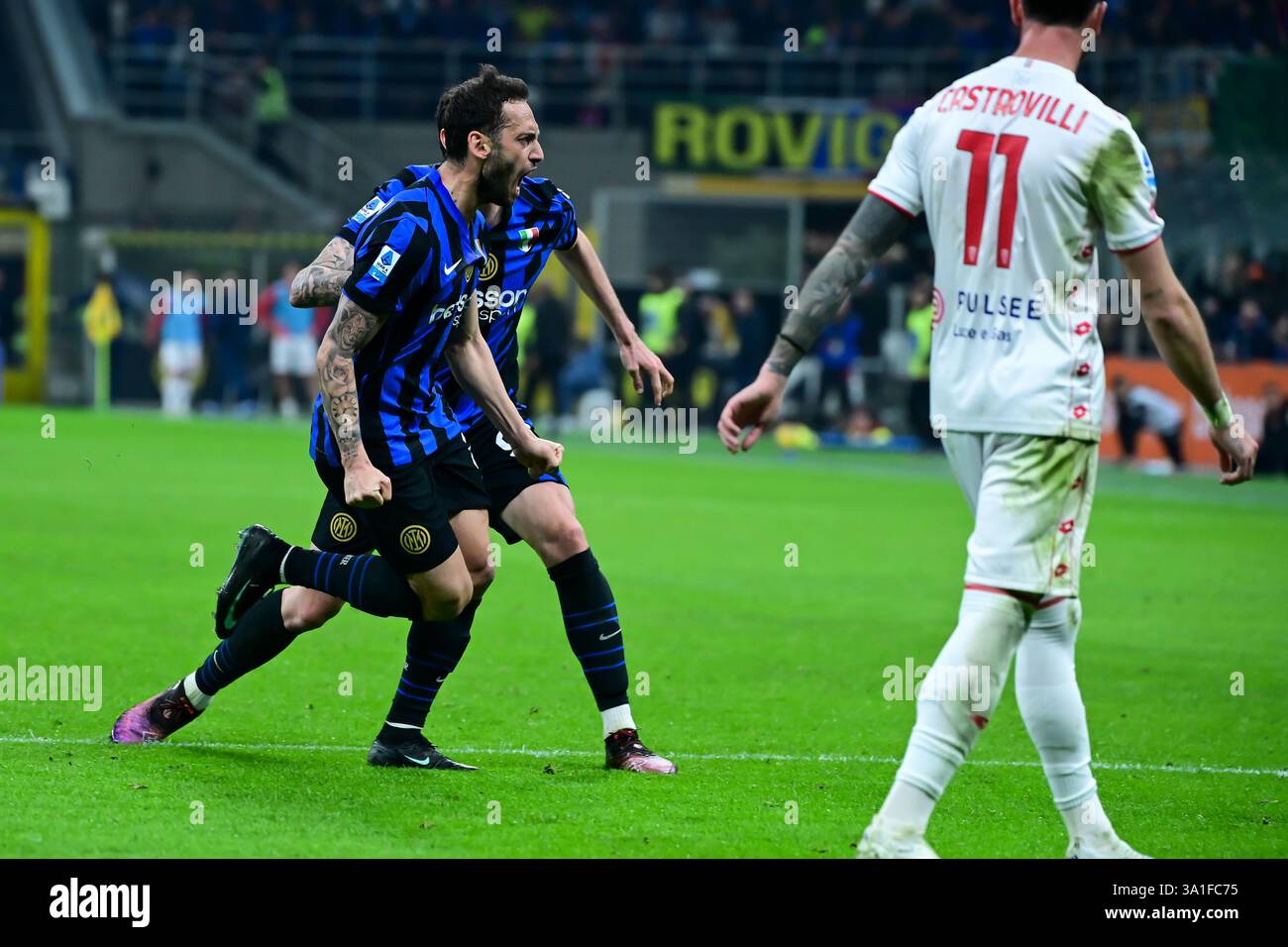 Inter Milan's Turkish midfielder #20 Hakan Calhanoglu celebrates after ...