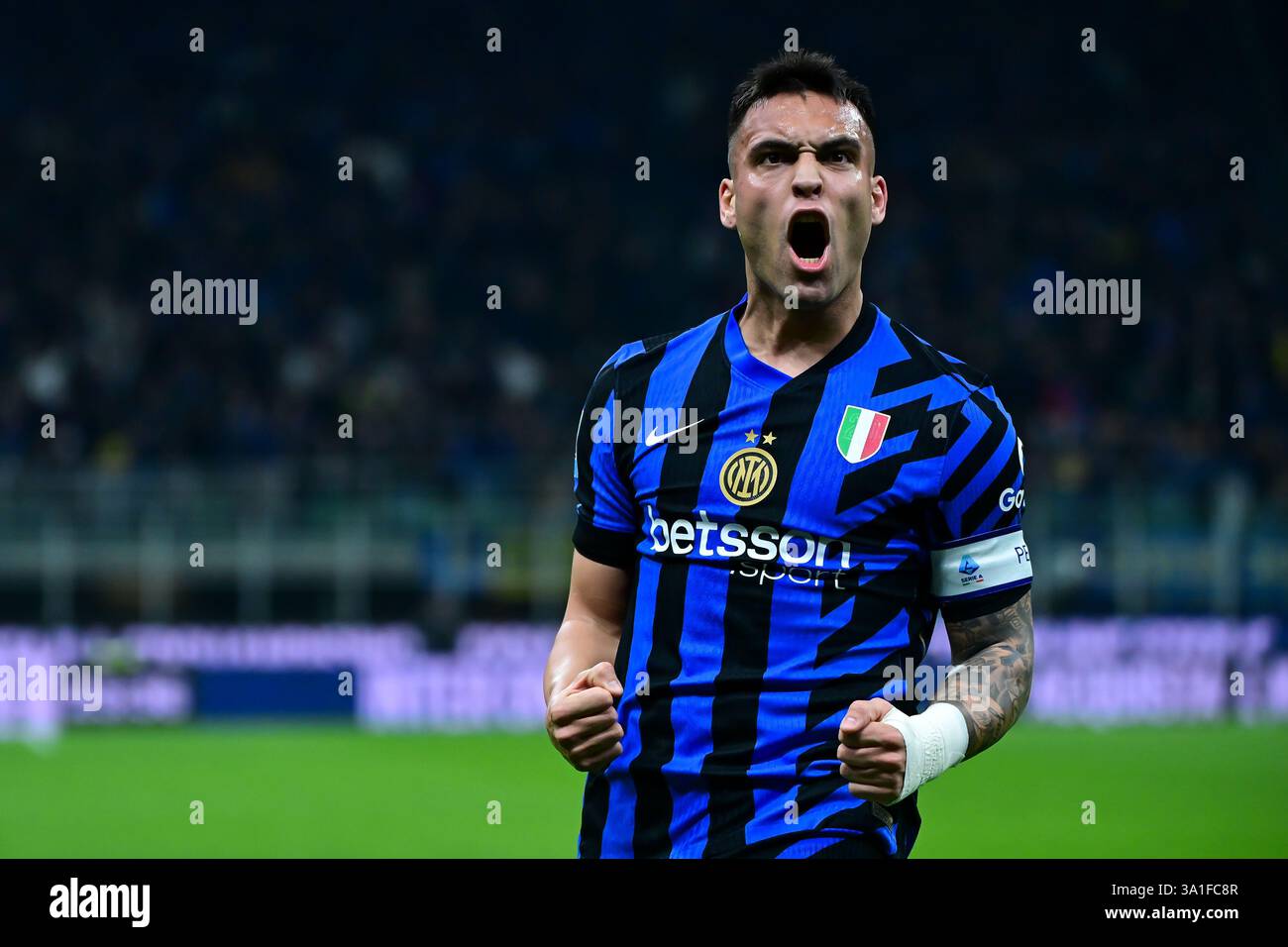 'lautaro martinez inter milan' 2025 hi-res stock photography and images ...