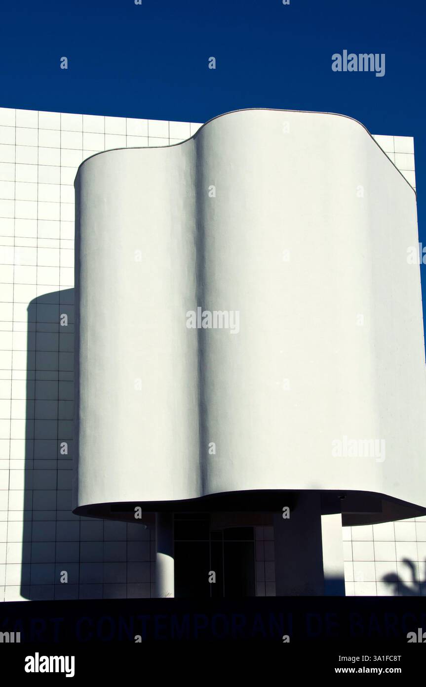 MACBA by Richard Meier architect, detail facade, Barcelona, Raval ...