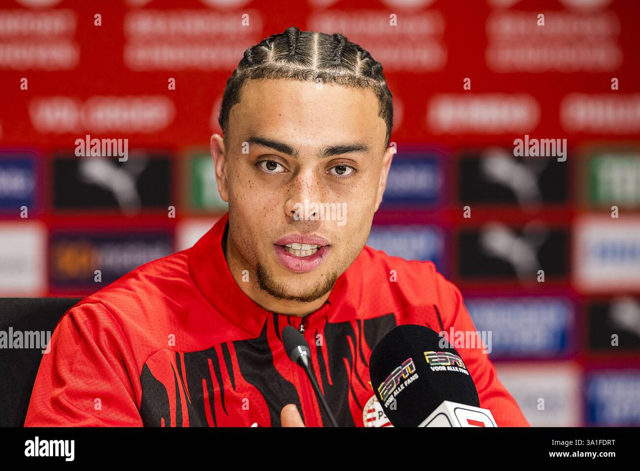 EINDHOVEN, 08-03-2025. Philips stadium. Eredivisie football, season ...
