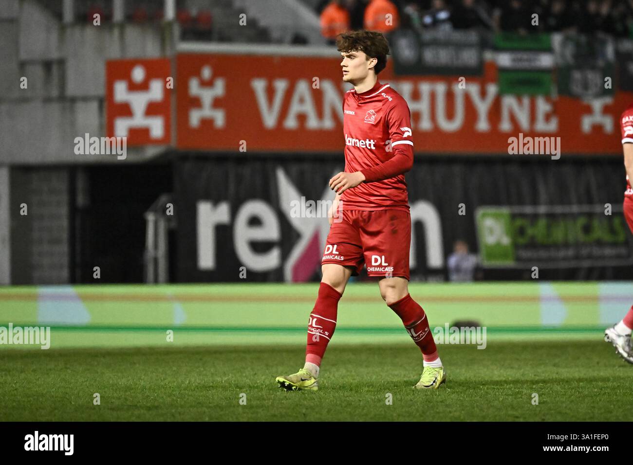 Essevee's Jevon Simons pictured during a soccer match between Zulte ...