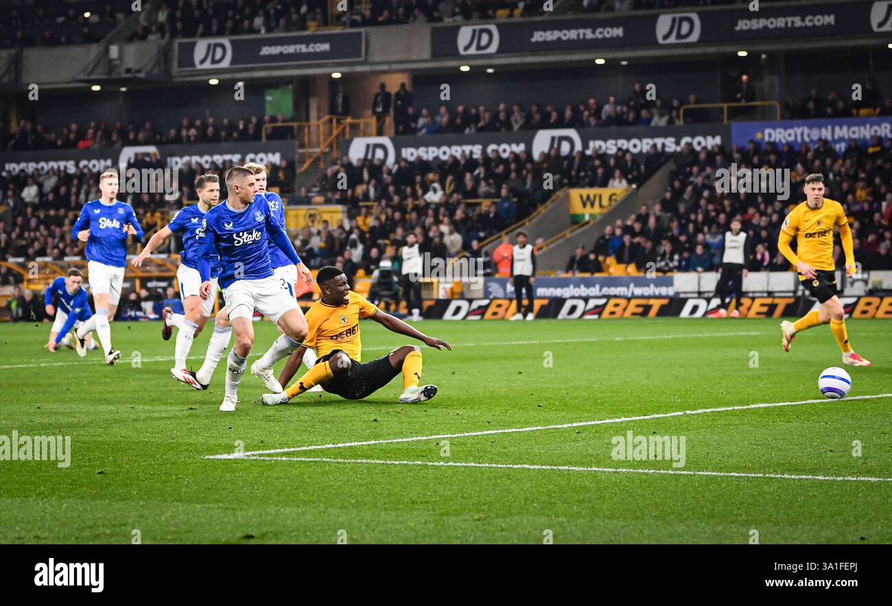 8th March 2025; Molineux Stadium, Wolverhampton, West Midlands, England ...