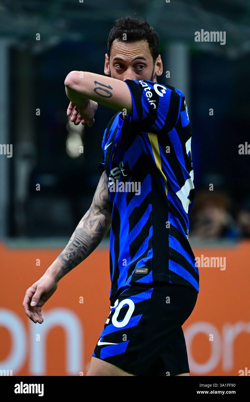 Inter Milan's Turkish midfielder #20 Hakan Calhanoglu during the ...